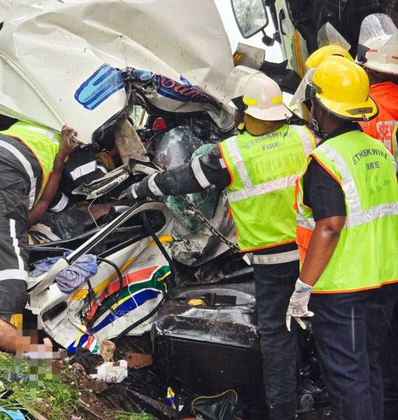 Efforts begin to clear wreckage from deadly Lotus Park crash