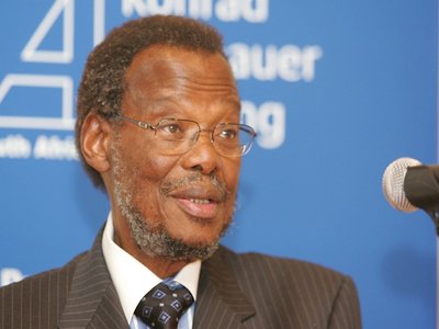 IFP leader steps down from position