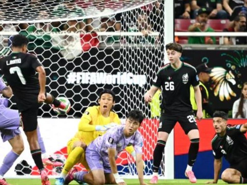 Co-hosts Mexico first team into World Cup knockout rounds