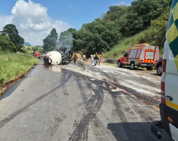Two killed in truck crash in KZN Midlands