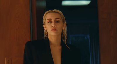 Miley Cyrus' 'Flowers' song breaks another record