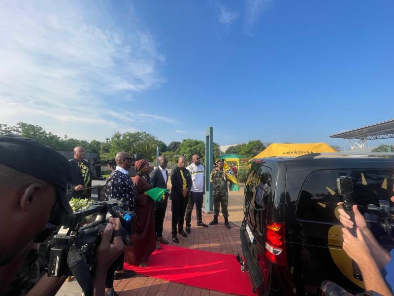 Nathi Mthethwa’s mortal remains arrive in KZN