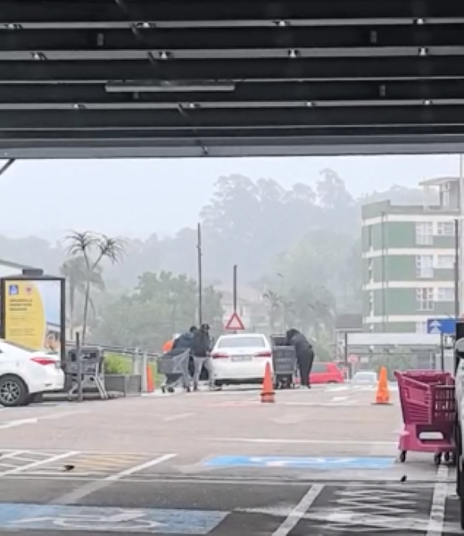 WATCH: Manhunt for armed Pinetown robbers seen threatening metro cops