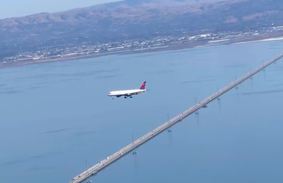 VIDEO: Plane appears to be stuck mid-air during flight
