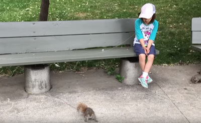 Dad discovers the craziest way to pull his child’s tooth out
