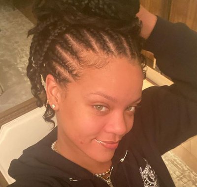 The three hottest female celebrity selfies