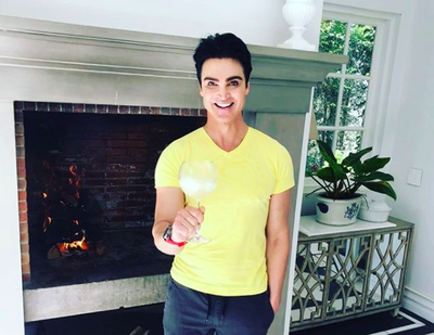 MOET-KYK: Dít is wat die Glam Guru doen gedurende isolasie in sy spoghuis