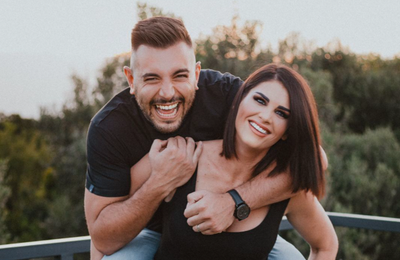 KYK: TikTok-sensasie Janey en Waney laat duisende skaterlag