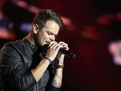 Ivan Roux covers Refentse and Tarryn Lamb hits - and it's amazing!