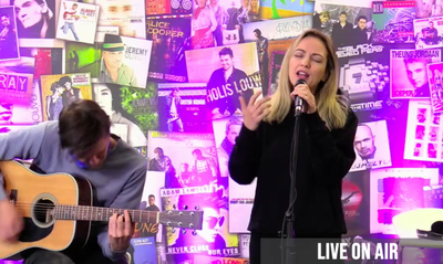 Afrikaans superstar Janie Bay stuns with Annie Lennox cover on Friday Live