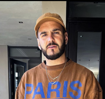 J' Something is praising his fans!