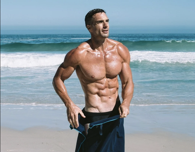 FOTO'S: 'The Bachelor SA' se Marc Buckner se sexy lyf laat tonge klap