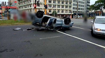 Man dies in Durban CBD car crash