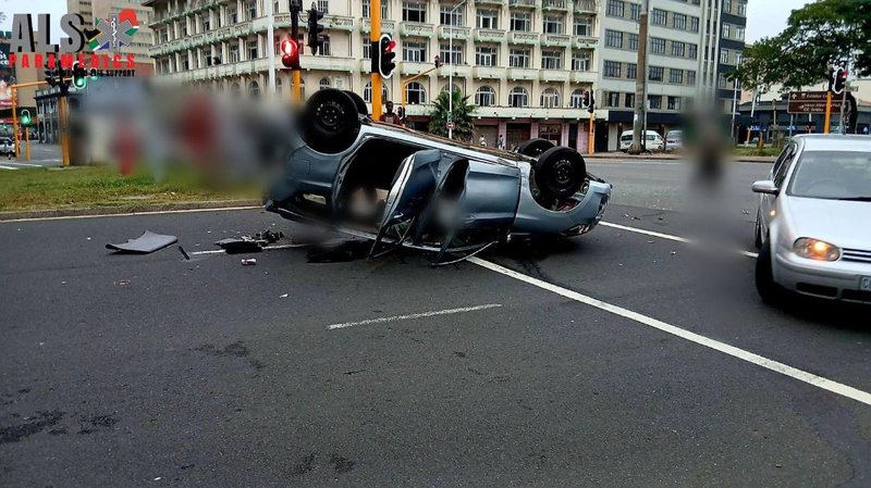 Man dies in Durban CBD car crash