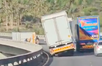 VIDEO: Severe winds blow vehicles over bridge in Western Cape
