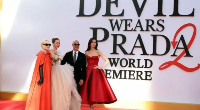 'The Devil Wears Prada 2' stars reunite for glamorous premiere