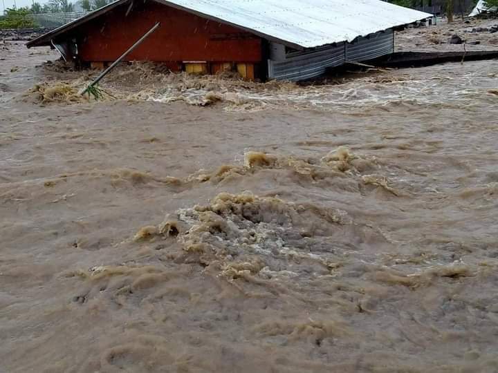 Super Typhoon Goni batters Philippines