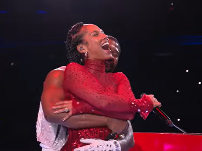 Super Bowl Halftime Show: Usher brings out Alicia Keys, Will.i.am