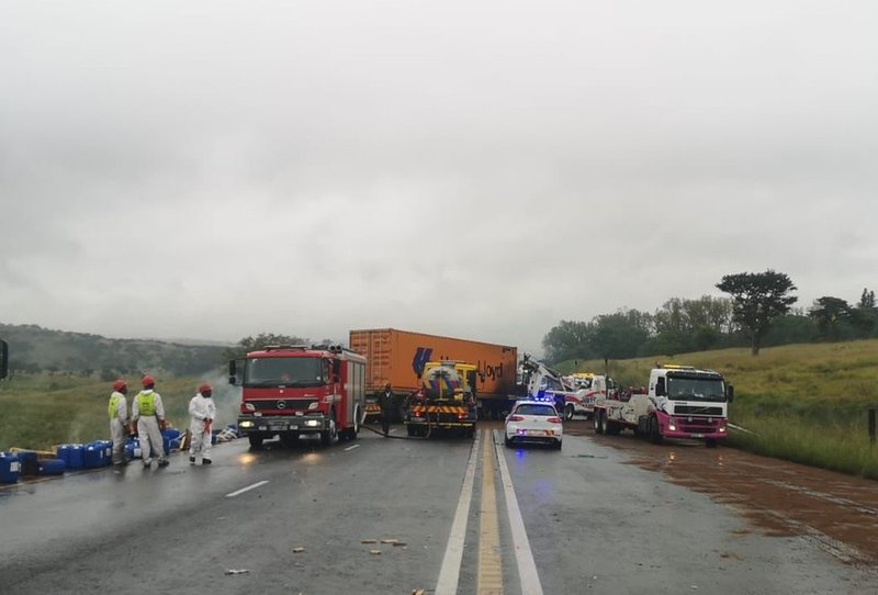 LOOK: Van Reenen's Pass truck blaze extinguished