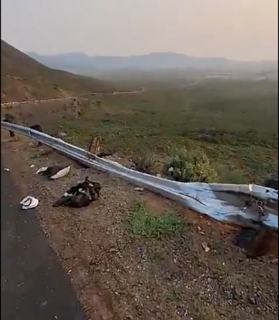 Bus swerves off Van Rhyns pass, nine dead