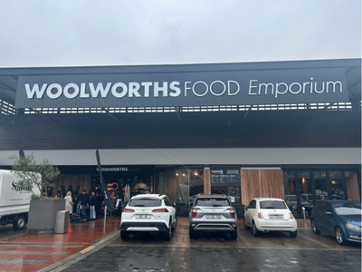WATCH: New first-of-its-kind Woolies store opens