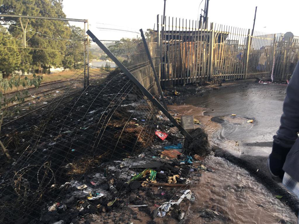 PHOTOS: Blaze destroys Pinetown storage units