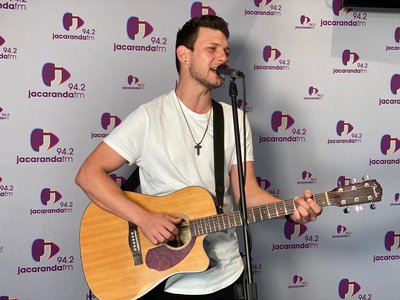 Wikus Botma roer hartsnare met Bryan Adams-liedjie