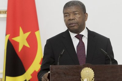Angolan president secures strong lead in early poll results