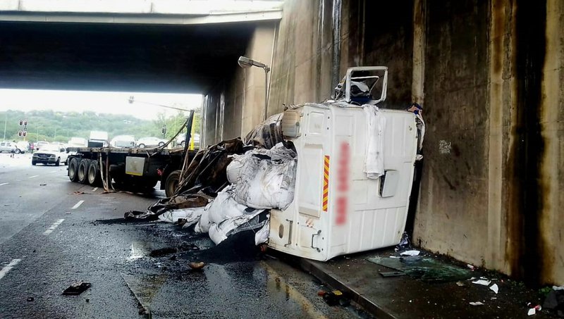 Passenger dies in multi-vehicle crash on Durban M7