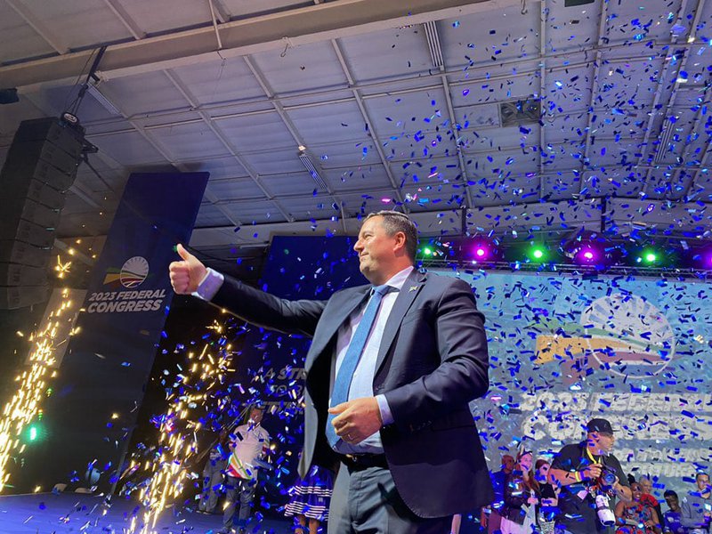 Steenhuisen wins second term as DA leader
