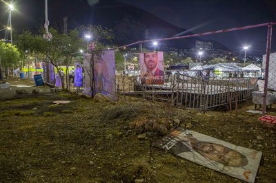 At least 5 dead in stage collapse at Mexico campaign rally