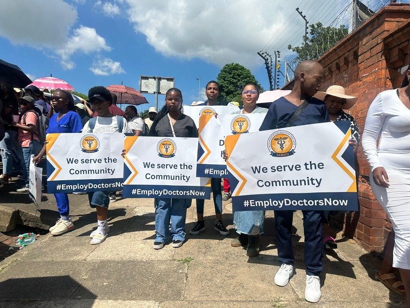 Unemployed KZN doctors to continue protesting