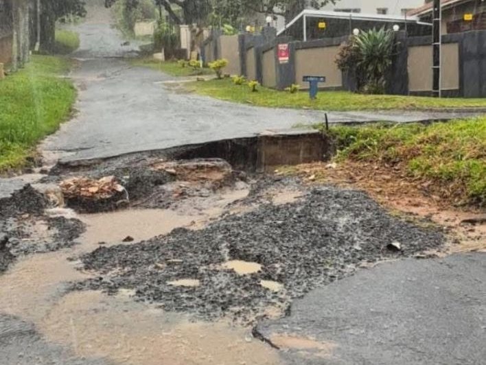 Level 4 warning for KZN as south coast begins clean-up