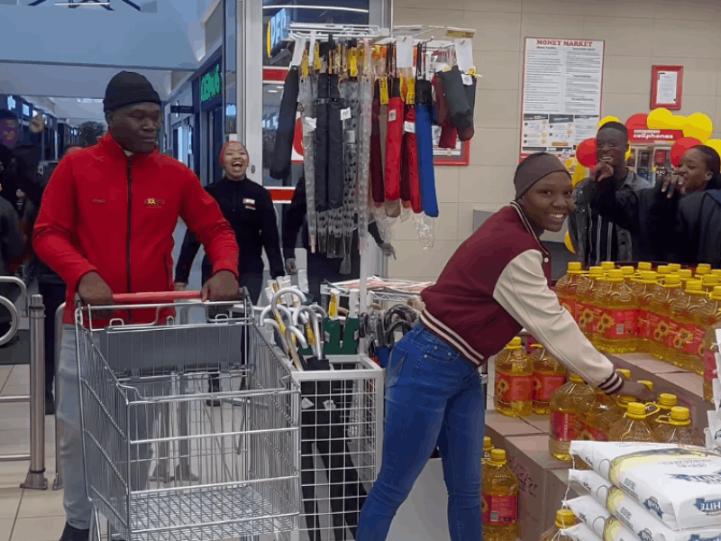 Woman's trolley dash performance leaves South Africans in awe