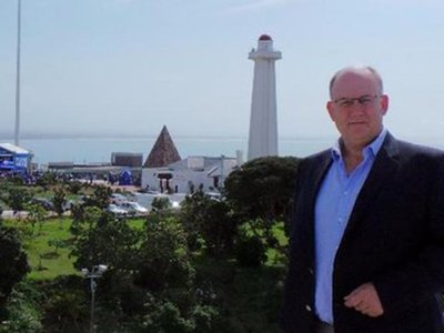 No confidence sitting in Trollip collapses again