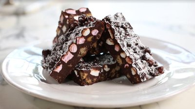 Quick and easy chocolate cluster recipe