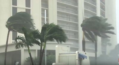 Cyclone Dineo storms through Mozambique!