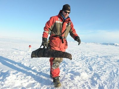 North Pole temperatures spike above freezing