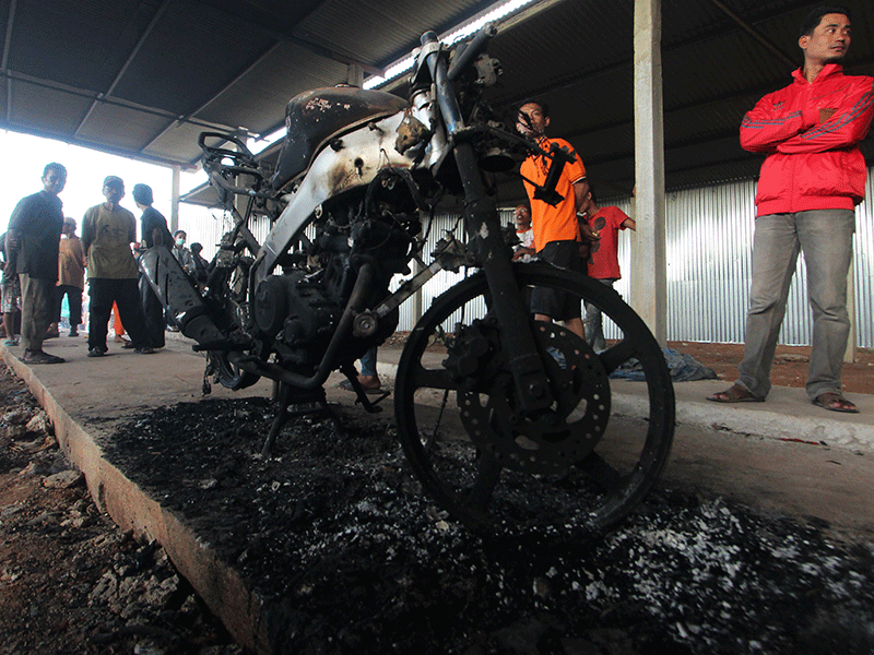 23 dead, dozens injured in Indonesia fireworks factory fire