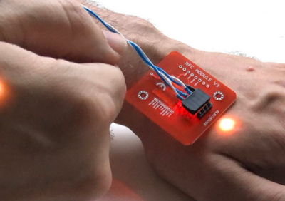 Mind-blowing! Are we ready for this microchip that lets you pay with ...