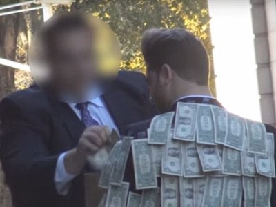 Money Suit Experiment: greed or need?