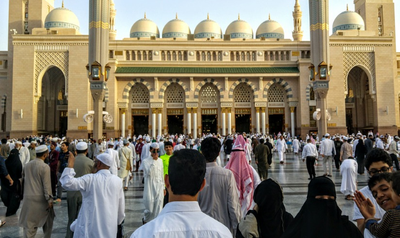 Police launch manhunt after mosque killing