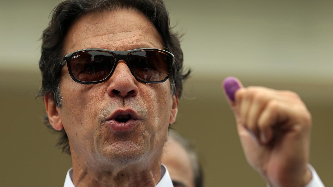 Cricket hero Imran Khan sworn in as Pakistan PM