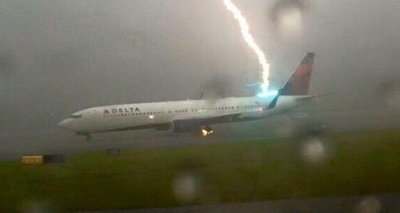 MUST SEE: Plane struck by lightning