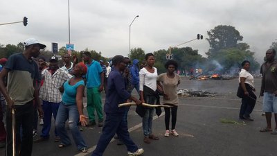 WATCH: Chaos as Daspoort tunnel protest continues