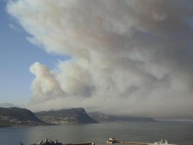Residents evacuated after Simon's Town fire