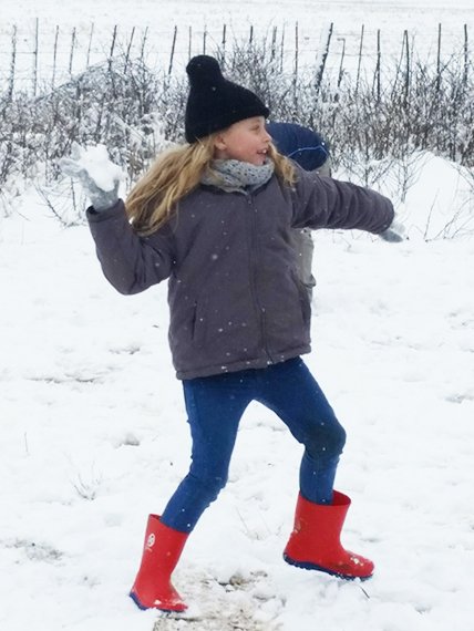 East Coasters flock to Midlands for KZN snow day