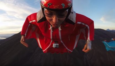 These two ladies have taken extreme stunts to the extreme